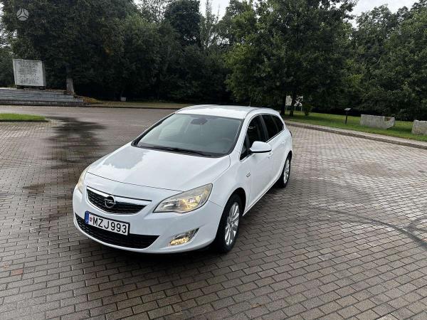Balts Opel Astra 2011 Tauragė, ar dzinēja tilpumu 1.70 L un nobraukumu 330 tūkst. km par 2450 €, foto 4 vietnē AUTOMOTO.COM.LV