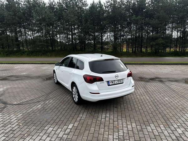 Balts Opel Astra 2011 Tauragė, ar dzinēja tilpumu 1.70 L un nobraukumu 330 tūkst. km par 2450 €, foto 5 vietnē AUTOMOTO.COM.LV