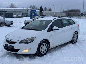 White Opel Astra 2012 in Valmiera, with an engine capacity of 1.70 L and mileage of 280 thousand km for 3490 €, photo  on AUTOMOTO.COM.LV