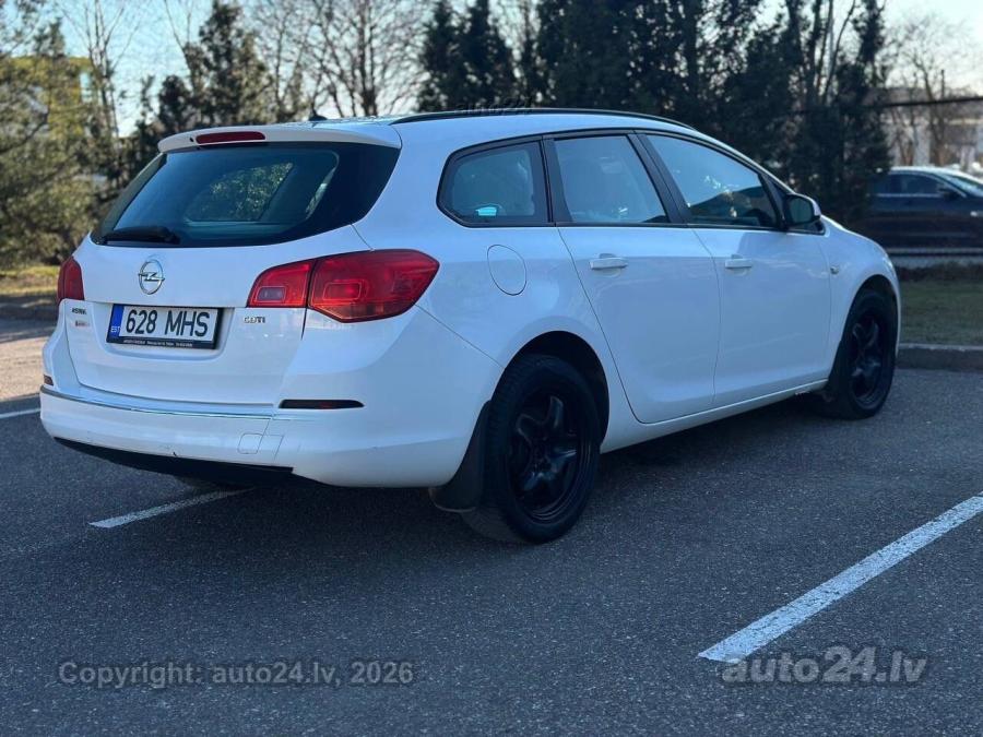 Balts Opel Astra 2012 Tallina, ar dzinēja tilpumu 1.70 L un nobraukumu 217 tūkst. km par 1999 €, foto 6 vietnē AUTOMOTO.COM.LV