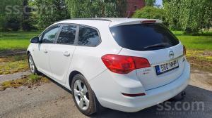 Balts Opel Astra 2012 Aizkraukle, ar dzinēja tilpumu 1.70 L un nobraukumu 269 tūkst. km par 3300 €, foto 6 vietnē AUTOMOTO.COM.LV