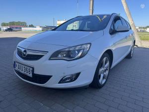 White Opel Astra 2012 in Kretinga, with an engine capacity of 1.96 L and mileage of 339 thousand km for 3495 €, photo 5 on AUTOMOTO.COM.LV