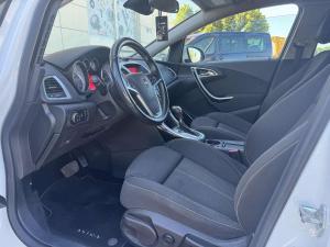White Opel Astra 2012 in Kretinga, with an engine capacity of 1.96 L and mileage of 339 thousand km for 3495 €, photo 13 on AUTOMOTO.COM.LV