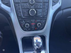 White Opel Astra 2012 in Kretinga, with an engine capacity of 1.96 L and mileage of 339 thousand km for 3495 €, photo 20 on AUTOMOTO.COM.LV