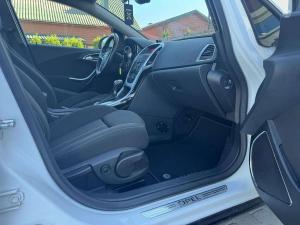 White Opel Astra 2012 in Kretinga, with an engine capacity of 1.96 L and mileage of 339 thousand km for 3495 €, photo 24 on AUTOMOTO.COM.LV