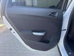 White Opel Astra 2012 in Kretinga, with an engine capacity of 1.96 L and mileage of 339 thousand km for 3495 €, photo 26 on AUTOMOTO.COM.LV