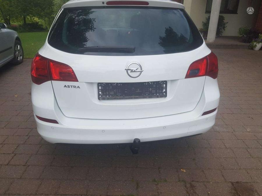 Balts Opel Astra 2012 Utena, ar dzinēja tilpumu 1.60 L un nobraukumu 152 tūkst. km par 2450 €, foto 7 vietnē AUTOMOTO.COM.LV