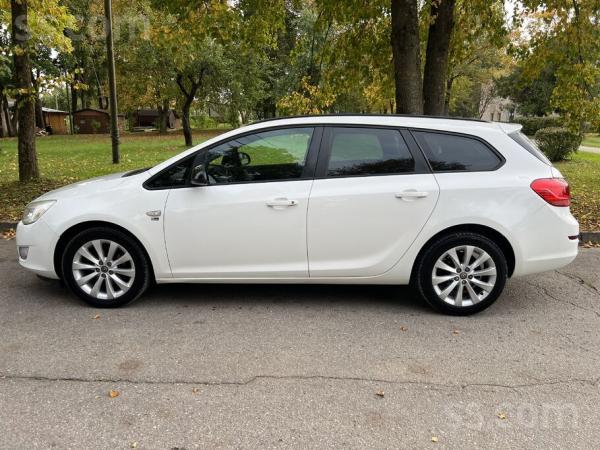 Balts Opel Astra 2012 Rēzekne, ar dzinēja tilpumu 1.60 L un nobraukumu 152 tūkst. km par 3950 €, foto 4 vietnē AUTOMOTO.COM.LV