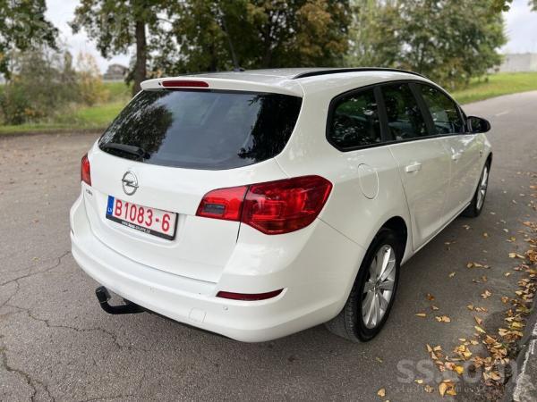 Balts Opel Astra 2012 Rēzekne, ar dzinēja tilpumu 1.60 L un nobraukumu 152 tūkst. km par 3950 €, foto 6 vietnē AUTOMOTO.COM.LV