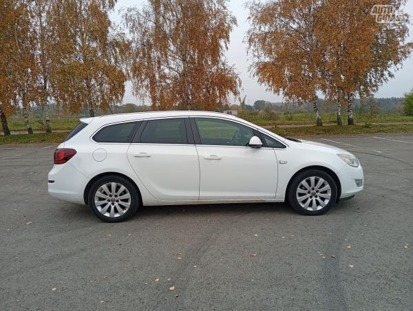 White Opel Astra 2012 in Vilnius, with an engine capacity of 2.00 L and mileage of 430 thousand km for 1550 €, photo 9 on AUTOMOTO.COM.LV
