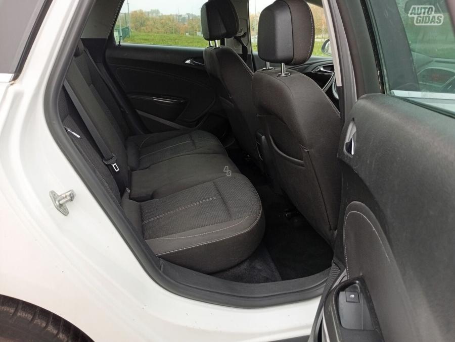 Balts Opel Astra 2012 Viļņa, ar dzinēja tilpumu 2.00 L un nobraukumu 430 tūkst. km par 1550 €, foto 30 vietnē AUTOMOTO.COM.LV