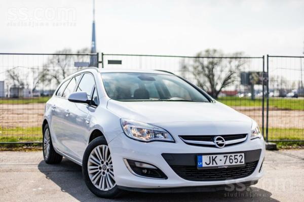Balts Opel Astra 2013 Rīga, ar dzinēja tilpumu 1.70 L un nobraukumu 384 tūkst. km par 700 €, foto 2 vietnē AUTOMOTO.COM.LV