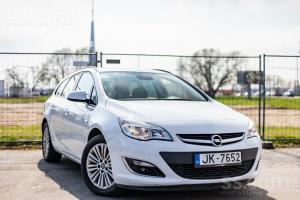 Balts Opel Astra 2013 Rīga, ar dzinēja tilpumu 1.70 L un nobraukumu 384 tūkst. km par 700 €, foto 2 vietnē AUTOMOTO.COM.LV