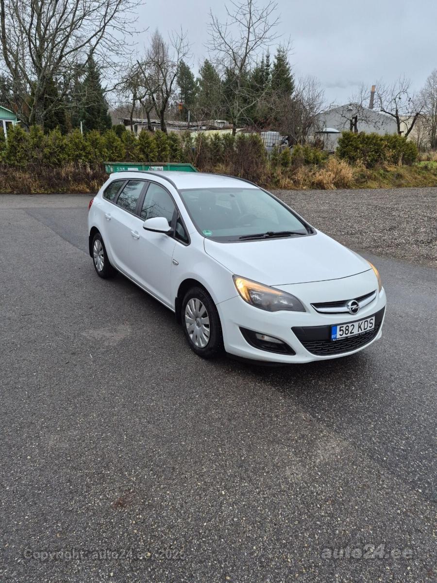 White Opel Astra 2013 in Viljandi, with an engine capacity of 1.70 L and mileage of 258 thousand km for 2600 €, photo 1 on AUTOMOTO.COM.LV
