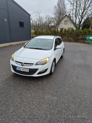 White Opel Astra 2013 in Viljandi, with an engine capacity of 1.70 L and mileage of 258 thousand km for 2600 €, photo 2 on AUTOMOTO.COM.LV