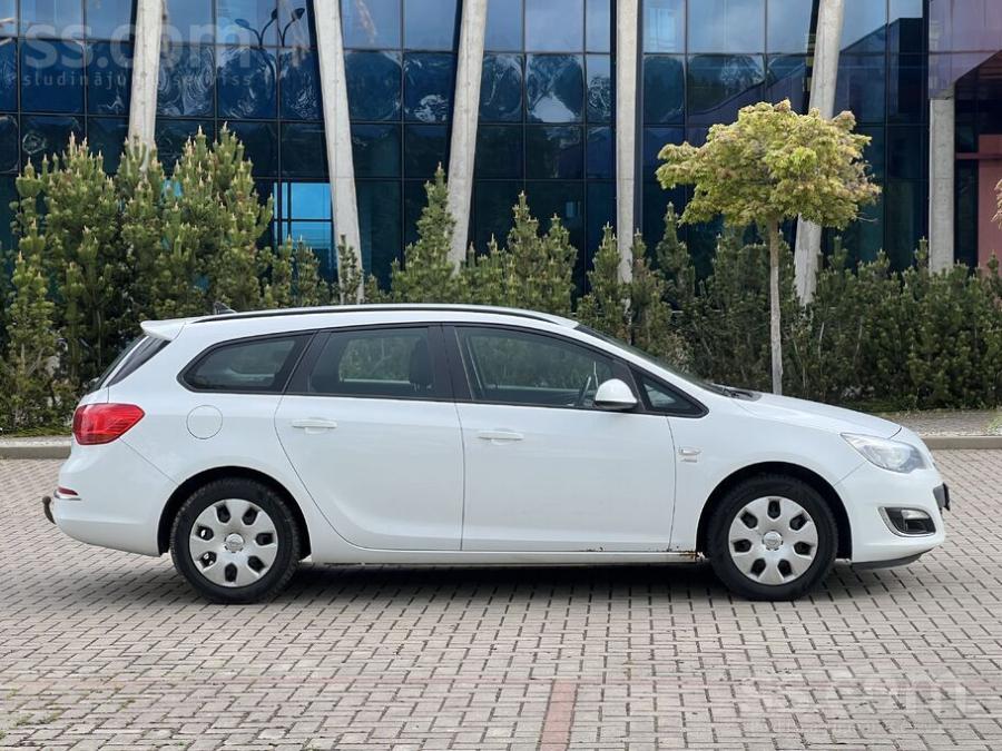 Balts Opel Astra 2013 Tukums, ar dzinēja tilpumu 1.70 L un nobraukumu 340 tūkst. km par 1400 €, foto 3 vietnē AUTOMOTO.COM.LV