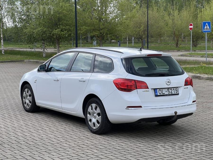 Balts Opel Astra 2013 Tukums, ar dzinēja tilpumu 1.70 L un nobraukumu 340 tūkst. km par 1400 €, foto 6 vietnē AUTOMOTO.COM.LV