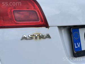 Balts Opel Astra 2013 Tukums, ar dzinēja tilpumu 1.70 L un nobraukumu 340 tūkst. km par 1400 €, foto 11 vietnē AUTOMOTO.COM.LV