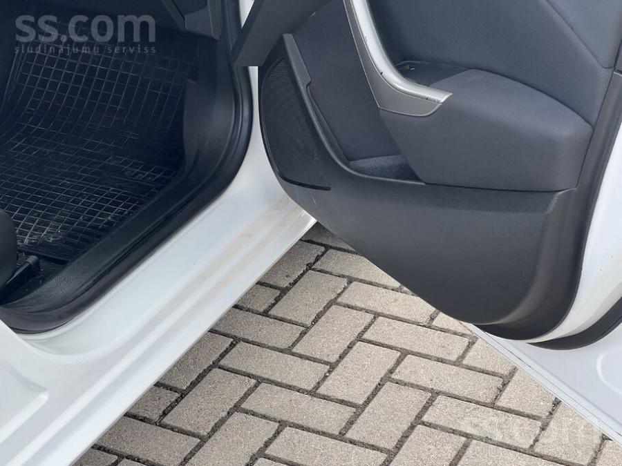Balts Opel Astra 2013 Tukums, ar dzinēja tilpumu 1.70 L un nobraukumu 340 tūkst. km par 1400 €, foto 16 vietnē AUTOMOTO.COM.LV