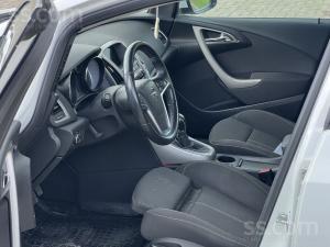 Balts Opel Astra 2013 Tukums, ar dzinēja tilpumu 1.70 L un nobraukumu 340 tūkst. km par 1400 €, foto 19 vietnē AUTOMOTO.COM.LV