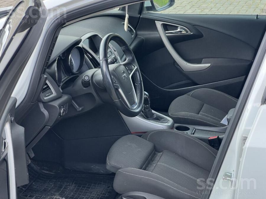 Balts Opel Astra 2013 Tukums, ar dzinēja tilpumu 1.70 L un nobraukumu 340 tūkst. km par 1400 €, foto 19 vietnē AUTOMOTO.COM.LV