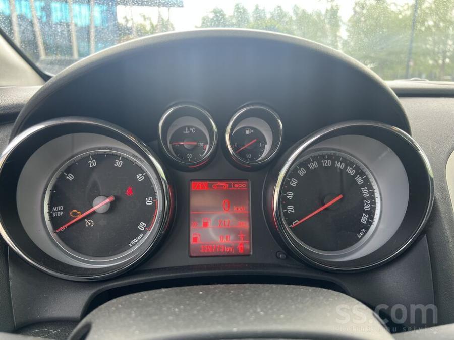 Balts Opel Astra 2013 Tukums, ar dzinēja tilpumu 1.70 L un nobraukumu 340 tūkst. km par 1400 €, foto 21 vietnē AUTOMOTO.COM.LV