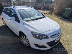 White Opel Astra 2013 in Tukums, with an engine capacity of 1.70 L and mileage of 323 thousand km for 1800 €, photo  on AUTOMOTO.COM.LV