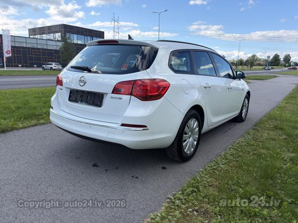Balts Opel Astra 2013 Viljandi, ar dzinēja tilpumu 1.70 L un nobraukumu 244 tūkst. km par 3990 €, foto 4 vietnē AUTOMOTO.COM.LV