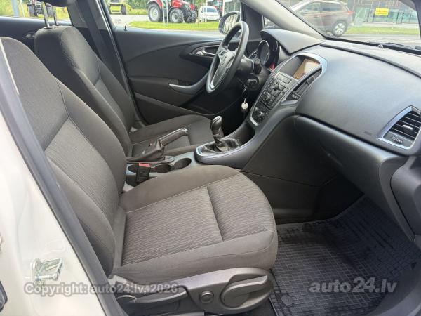 Balts Opel Astra 2013 Viljandi, ar dzinēja tilpumu 1.70 L un nobraukumu 244 tūkst. km par 3990 €, foto 7 vietnē AUTOMOTO.COM.LV
