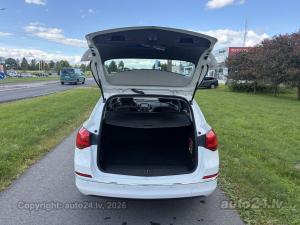White Opel Astra 2013 in Viljandi, with an engine capacity of 1.70 L and mileage of 244 thousand km for 3990 €, photo 11 on AUTOMOTO.COM.LV