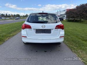 White Opel Astra 2013 in Viljandi, with an engine capacity of 1.70 L and mileage of 244 thousand km for 3990 €, photo 15 on AUTOMOTO.COM.LV