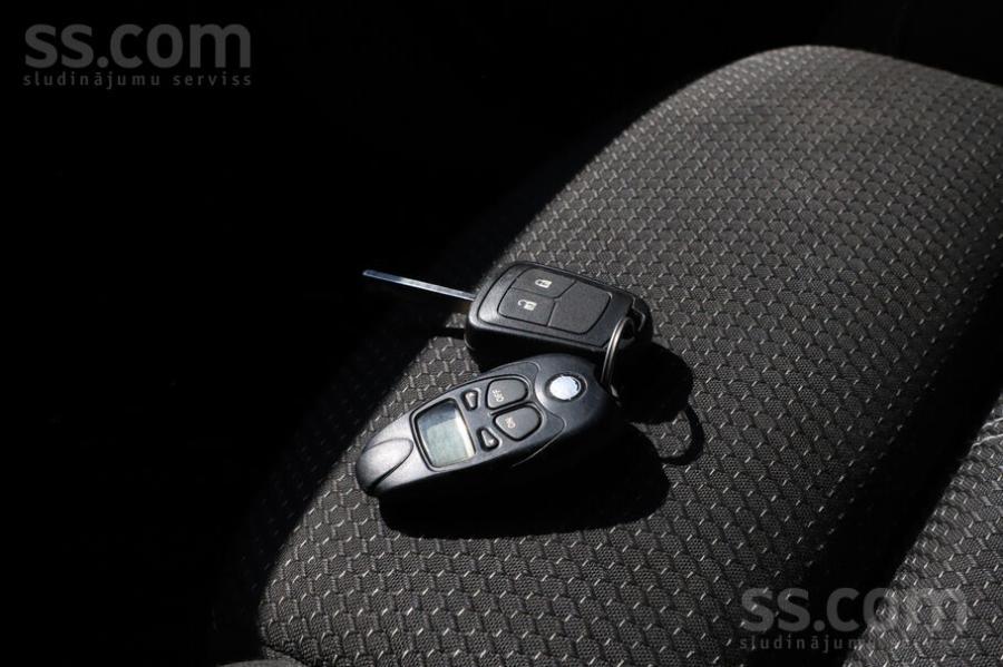 Balts Opel Astra 2013 Tukums, ar dzinēja tilpumu 1.70 L un nobraukumu 248 tūkst. km par 3950 €, foto 9 vietnē AUTOMOTO.COM.LV
