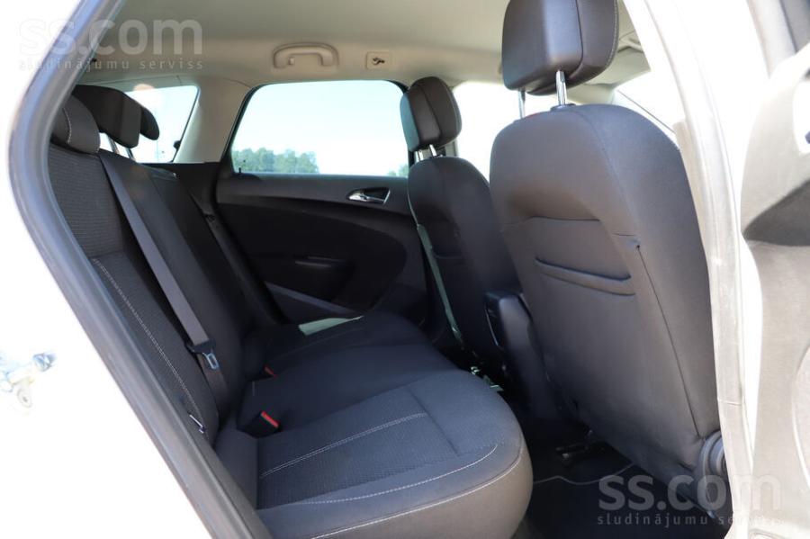 Balts Opel Astra 2013 Tukums, ar dzinēja tilpumu 1.70 L un nobraukumu 248 tūkst. km par 3950 €, foto 17 vietnē AUTOMOTO.COM.LV