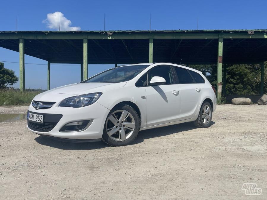Balts Opel Astra 2013 Šauļi, ar dzinēja tilpumu 1.70 L un nobraukumu 300 tūkst. km par 1799 €, foto 1 vietnē AUTOMOTO.COM.LV