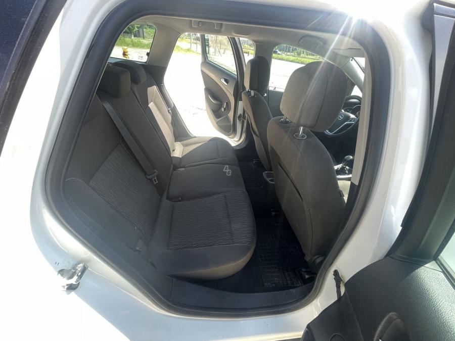 Balts Opel Astra 2013 Šauļi, ar dzinēja tilpumu 1.70 L un nobraukumu 300 tūkst. km par 1799 €, foto 9 vietnē AUTOMOTO.COM.LV
