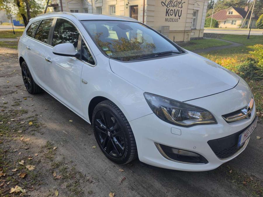 Balts Opel Astra 2013 Utena, ar dzinēja tilpumu 1.96 L un nobraukumu 289 tūkst. km par 2950 €, foto 3 vietnē AUTOMOTO.COM.LV