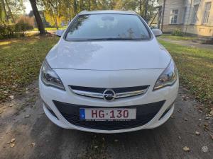 Balts Opel Astra 2013 Utena, ar dzinēja tilpumu 1.96 L un nobraukumu 289 tūkst. km par 2950 €, foto 4 vietnē AUTOMOTO.COM.LV