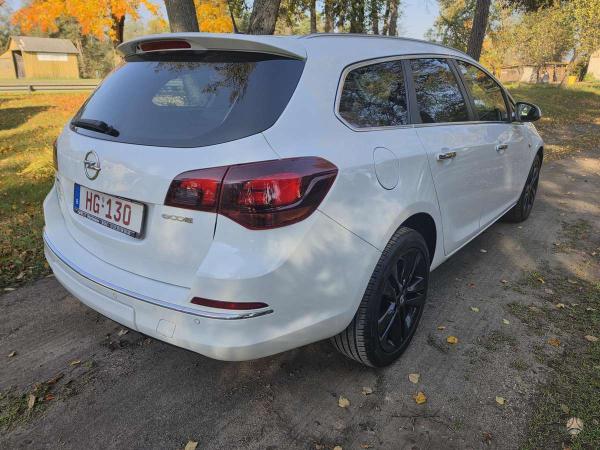 Balts Opel Astra 2013 Utena, ar dzinēja tilpumu 1.96 L un nobraukumu 289 tūkst. km par 2950 €, foto 5 vietnē AUTOMOTO.COM.LV