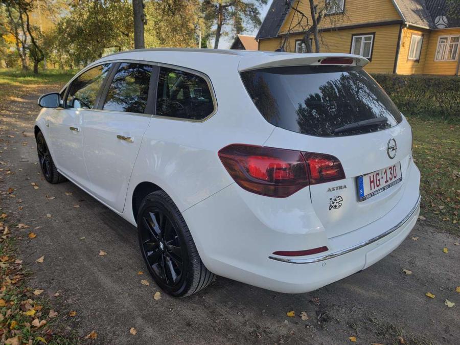 Balts Opel Astra 2013 Utena, ar dzinēja tilpumu 1.96 L un nobraukumu 289 tūkst. km par 2950 €, foto 6 vietnē AUTOMOTO.COM.LV