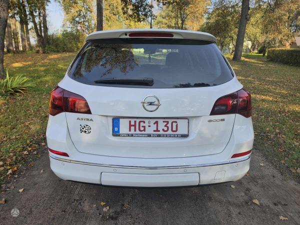 Balts Opel Astra 2013 Utena, ar dzinēja tilpumu 1.96 L un nobraukumu 289 tūkst. km par 2950 €, foto 7 vietnē AUTOMOTO.COM.LV