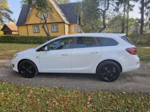 Balts Opel Astra 2013 Utena, ar dzinēja tilpumu 1.96 L un nobraukumu 289 tūkst. km par 2950 €, foto 8 vietnē AUTOMOTO.COM.LV