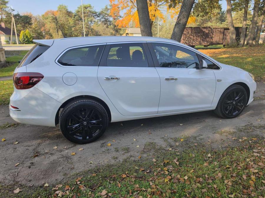 Balts Opel Astra 2013 Utena, ar dzinēja tilpumu 1.96 L un nobraukumu 289 tūkst. km par 2950 €, foto 9 vietnē AUTOMOTO.COM.LV