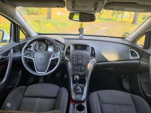 Balts Opel Astra 2013 Utena, ar dzinēja tilpumu 1.96 L un nobraukumu 289 tūkst. km par 2950 €, foto 10 vietnē AUTOMOTO.COM.LV