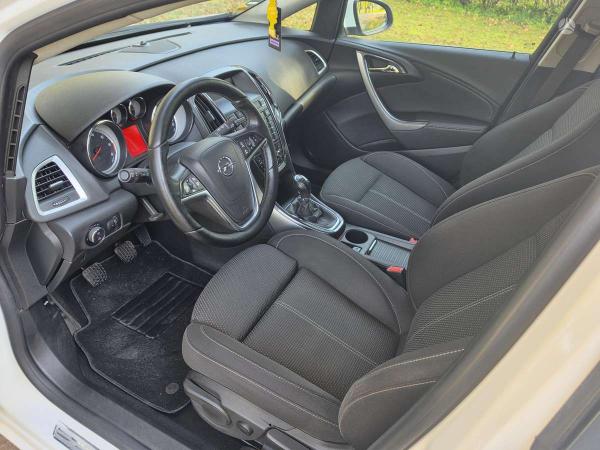 Balts Opel Astra 2013 Utena, ar dzinēja tilpumu 1.96 L un nobraukumu 289 tūkst. km par 2950 €, foto 11 vietnē AUTOMOTO.COM.LV