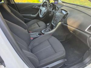 Balts Opel Astra 2013 Utena, ar dzinēja tilpumu 1.96 L un nobraukumu 289 tūkst. km par 2950 €, foto 12 vietnē AUTOMOTO.COM.LV
