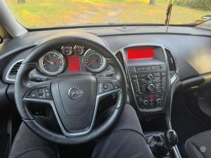Balts Opel Astra 2013 Utena, ar dzinēja tilpumu 1.96 L un nobraukumu 289 tūkst. km par 2950 €, foto 14 vietnē AUTOMOTO.COM.LV