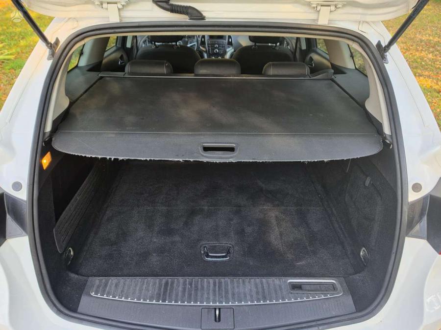 Balts Opel Astra 2013 Utena, ar dzinēja tilpumu 1.96 L un nobraukumu 289 tūkst. km par 2950 €, foto 20 vietnē AUTOMOTO.COM.LV