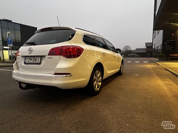 White Opel Astra 2014 in Kaunas, with an engine capacity of 1.60 L and mileage of 318 thousand km for 3700 €, photo 8 on AUTOMOTO.COM.LV