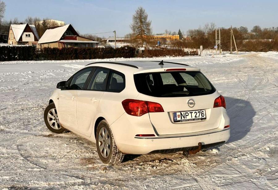 Balts Opel Astra 2014 Ukmergė, ar dzinēja tilpumu 1.69 L un nobraukumu 212 tūkst. km par 3700 €, foto 9 vietnē AUTOMOTO.COM.LV