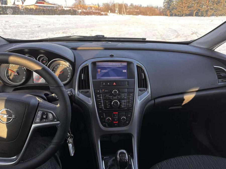 Balts Opel Astra 2014 Ukmergė, ar dzinēja tilpumu 1.69 L un nobraukumu 212 tūkst. km par 3700 €, foto 15 vietnē AUTOMOTO.COM.LV